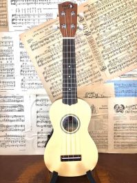 USED Lani LS-55EQ Solid Spruce Top Electro Acoustic Soprano Ukulele